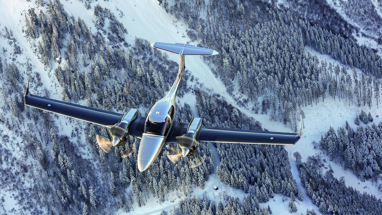 Diamond DA42 VI . Egmont Aviation